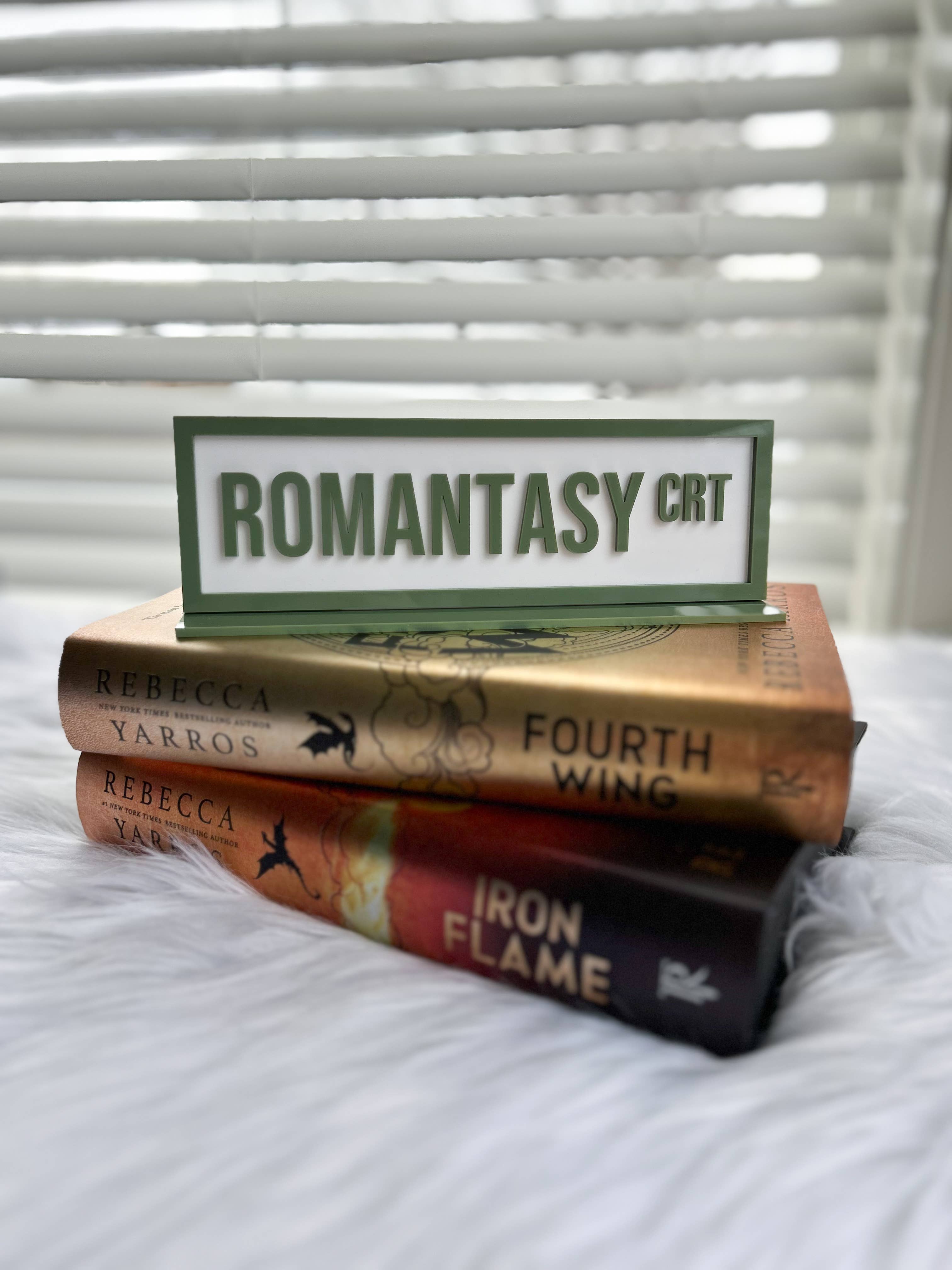 Romantasy Crt Acrylic Shelf Sign w/ Stand – Love Affair Bookstore